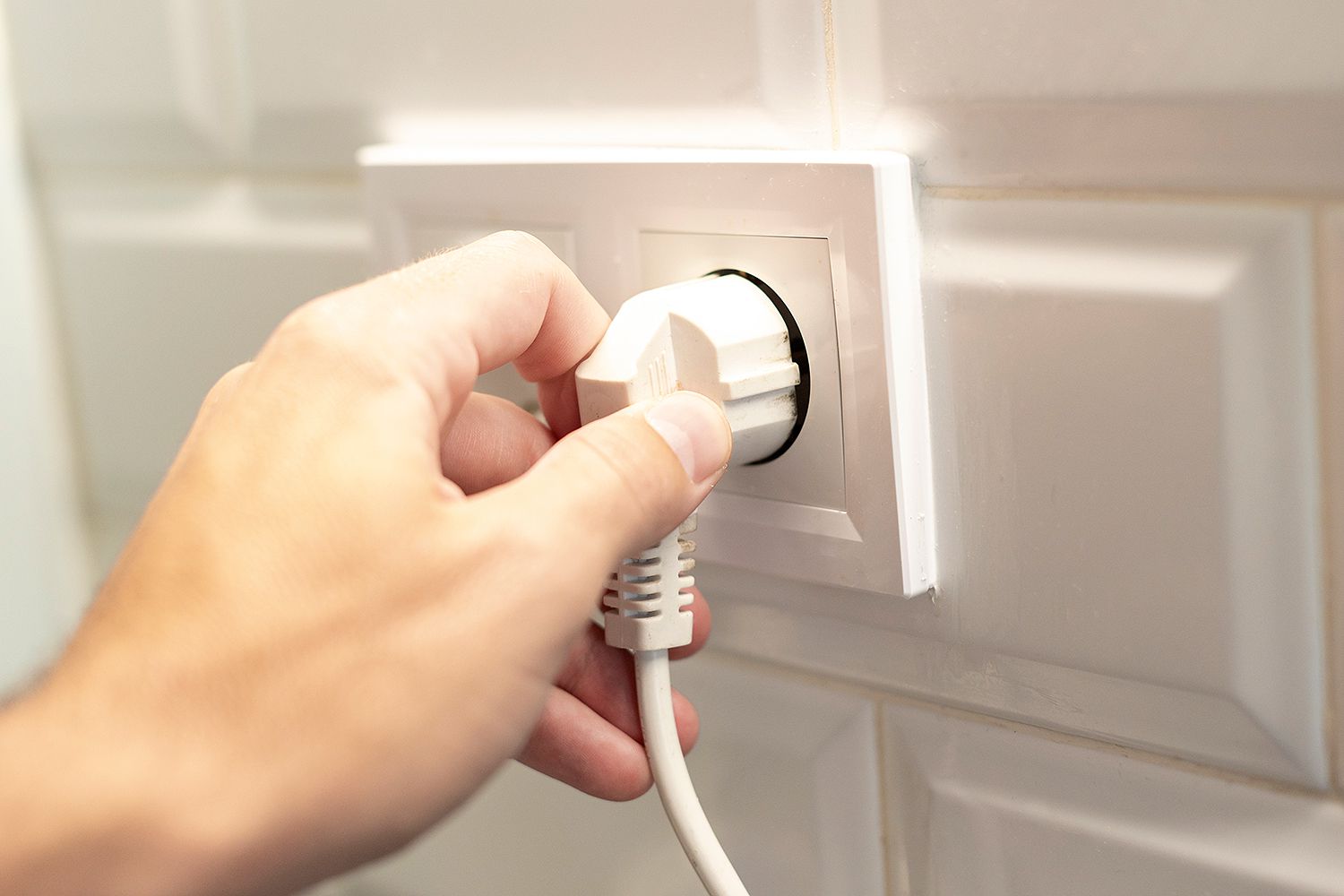 7 Things You Should Always Unplug When You Go on Vacation and 3 Things ...