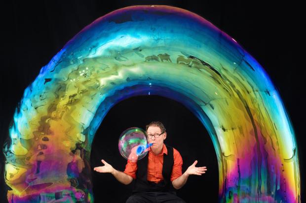 The Amazing Bubble Man to entertain audiences with show of tricks