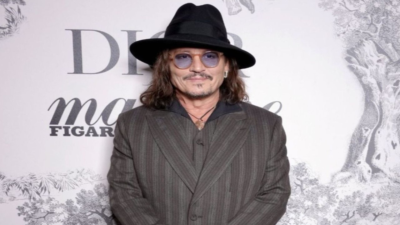 Johnny Depp Opens Up About Early Struggles With Heartthrob Status in ...