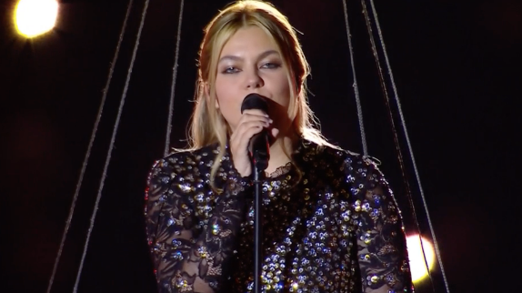 Louane dévoile sa chanson pour l'Eurovision : regardez sa performance