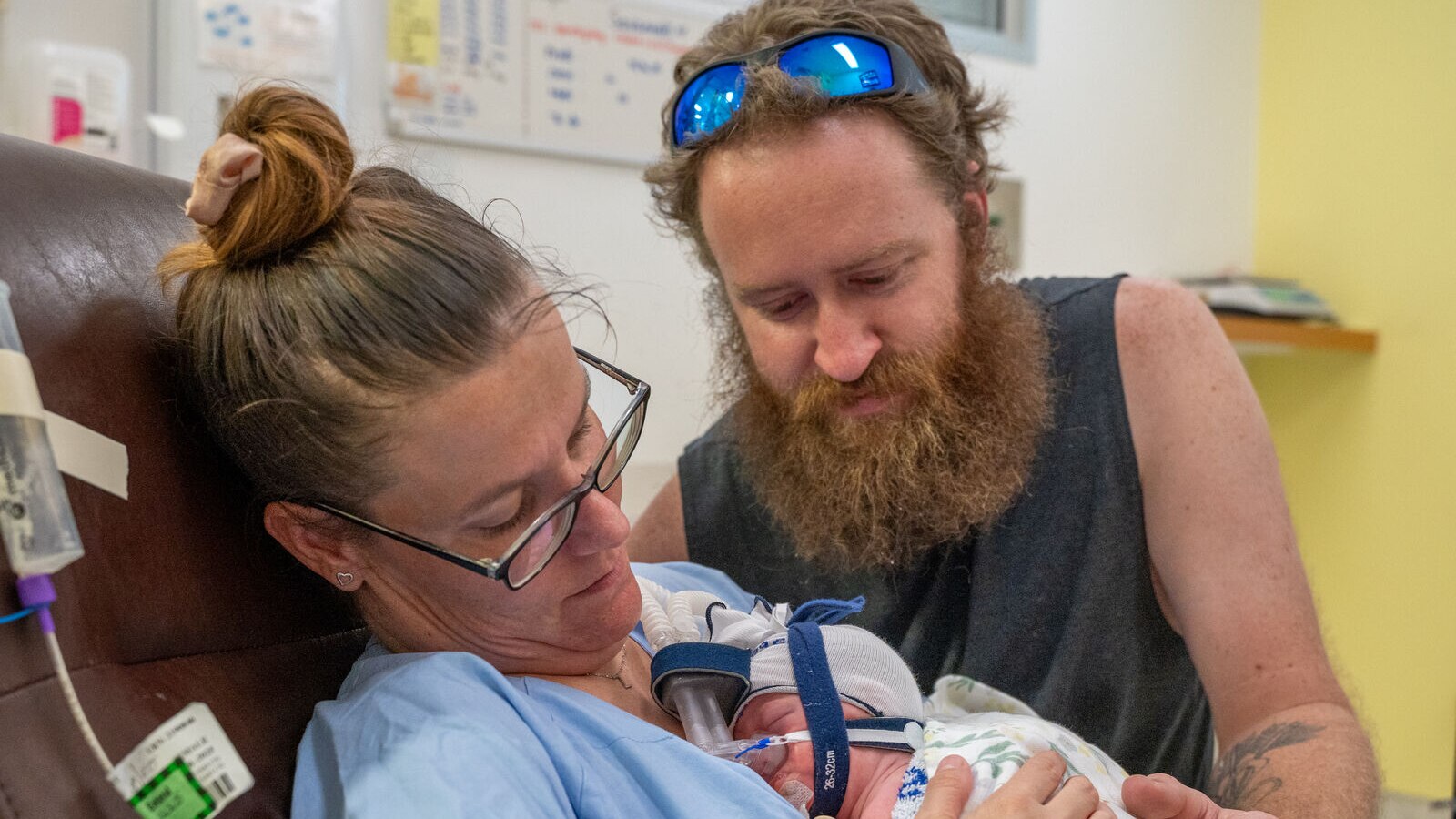 Mum reunites with premature baby after being separated due to ex ...