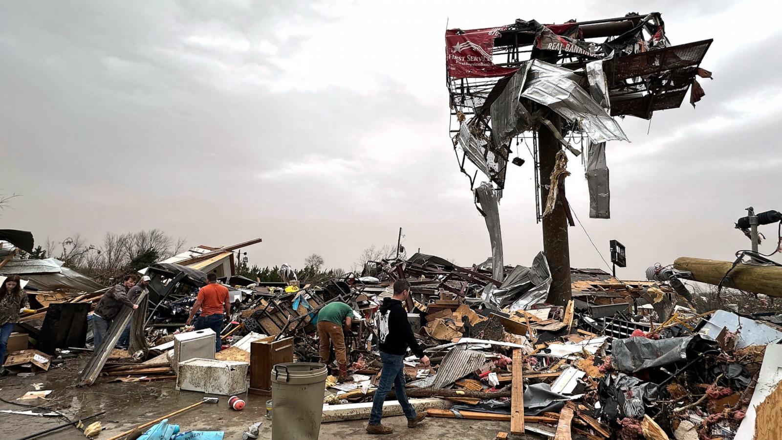 Tornado watch issued in 4 states, with damaging wind gusts and large ...