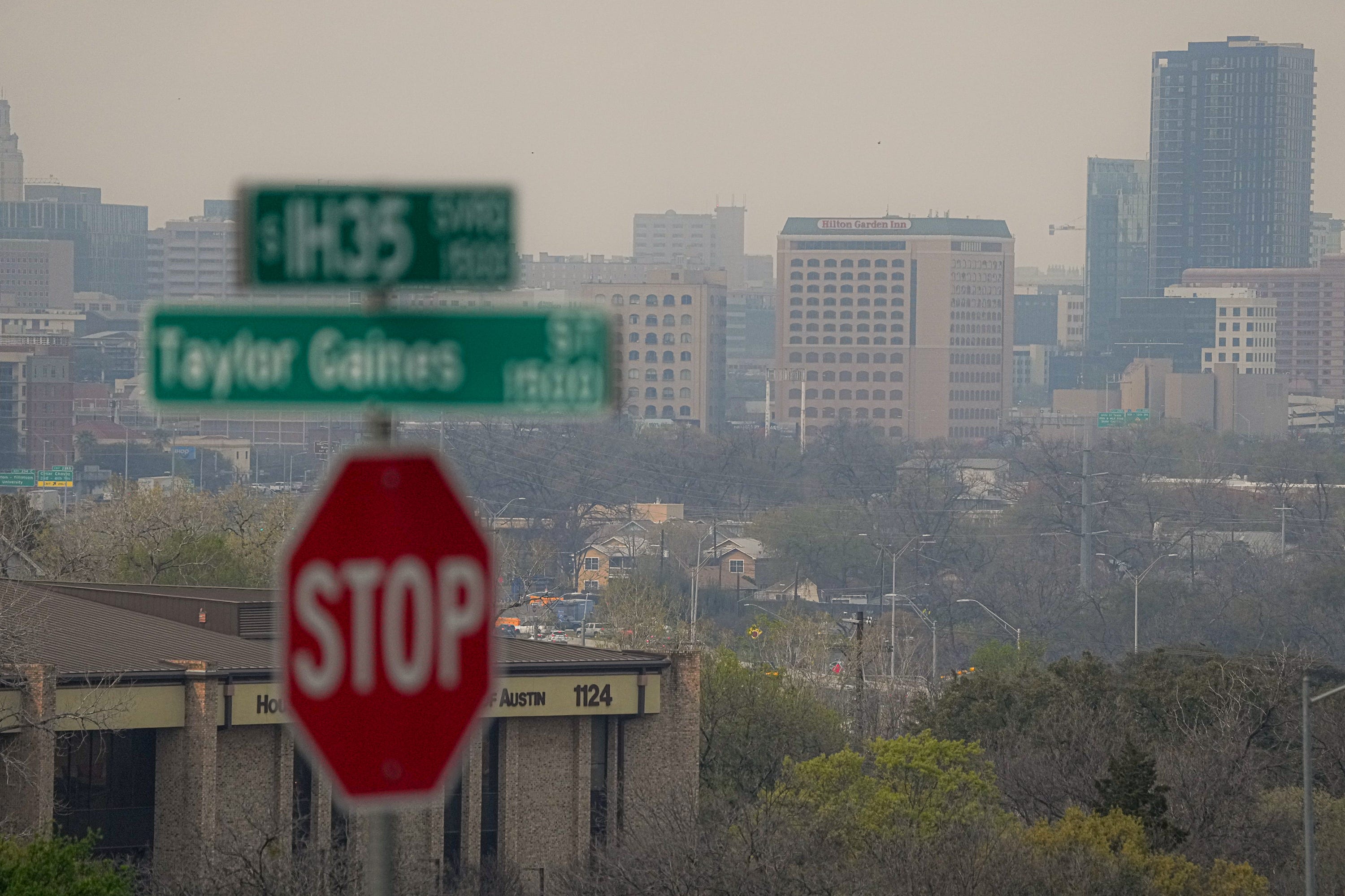 Smoke from Crabapple Fire near Fredericksburg reaches Austin: See Texas ...