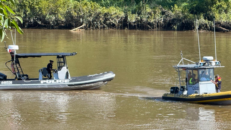 Police searching Brisbane River after reports man in his 20s fell into ...