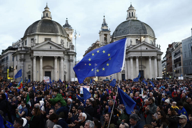 Tens of thousands join pro-Europe rally in Rome, amid worries over ...