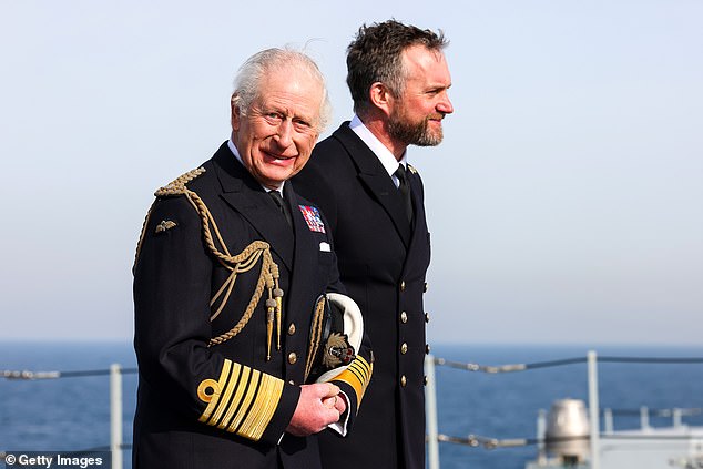 Canadians urge King to open parliament in support amid Trump attacks