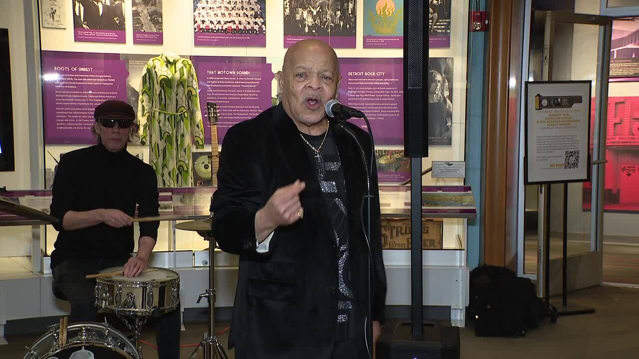 Travelin’ Man: On the Road and Behind the Scenes with Bob Seger display ...