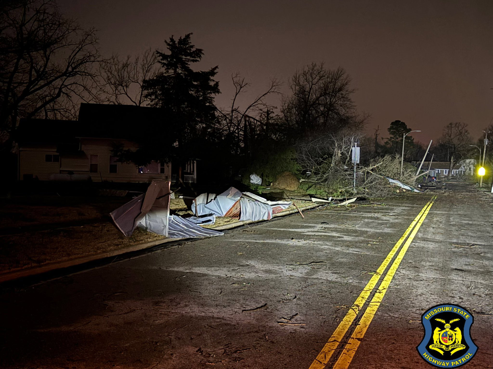 Deadly Tornadoes Tear Through Midwest Deadly Tornadoes Tear Through Midwest