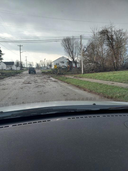 Tornado causes extensive damage to Oakland City community Tornado causes extensive damage to Oakland City community