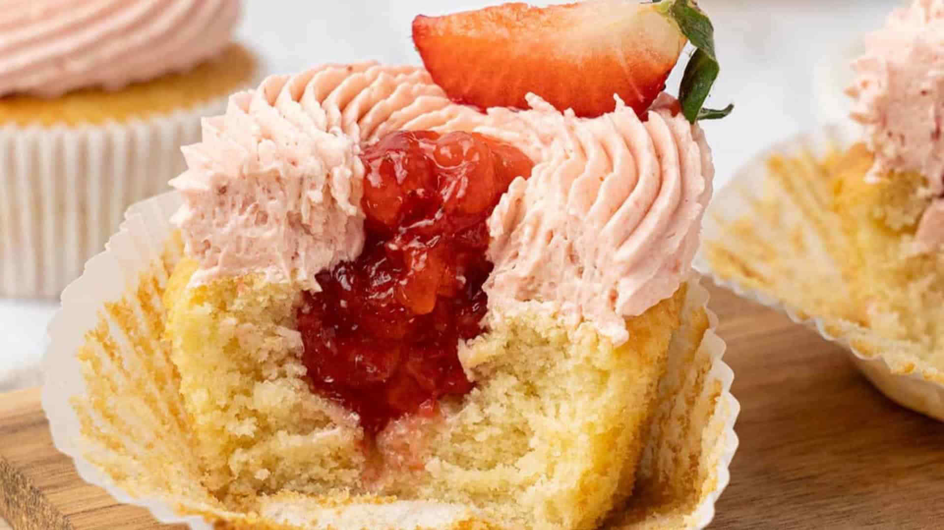 24 Bakery-Worthy Cupcakes You Can Effortlessly Make at Home 24 Bakery-Worthy Cupcakes You Can Effortlessly Make at Home