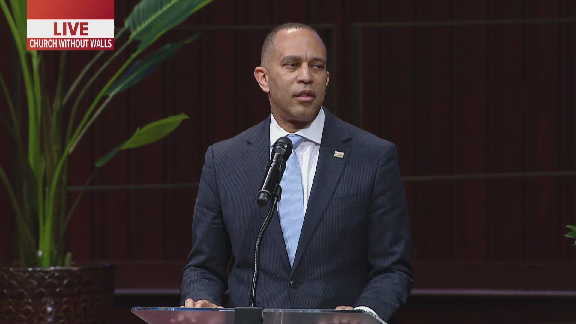 U.S. Rep. Hakeem Jeffries pays tribute to former Houston Mayor ...