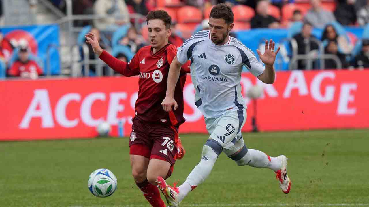Fire rally from early deficit to spoil Toronto FC home opener