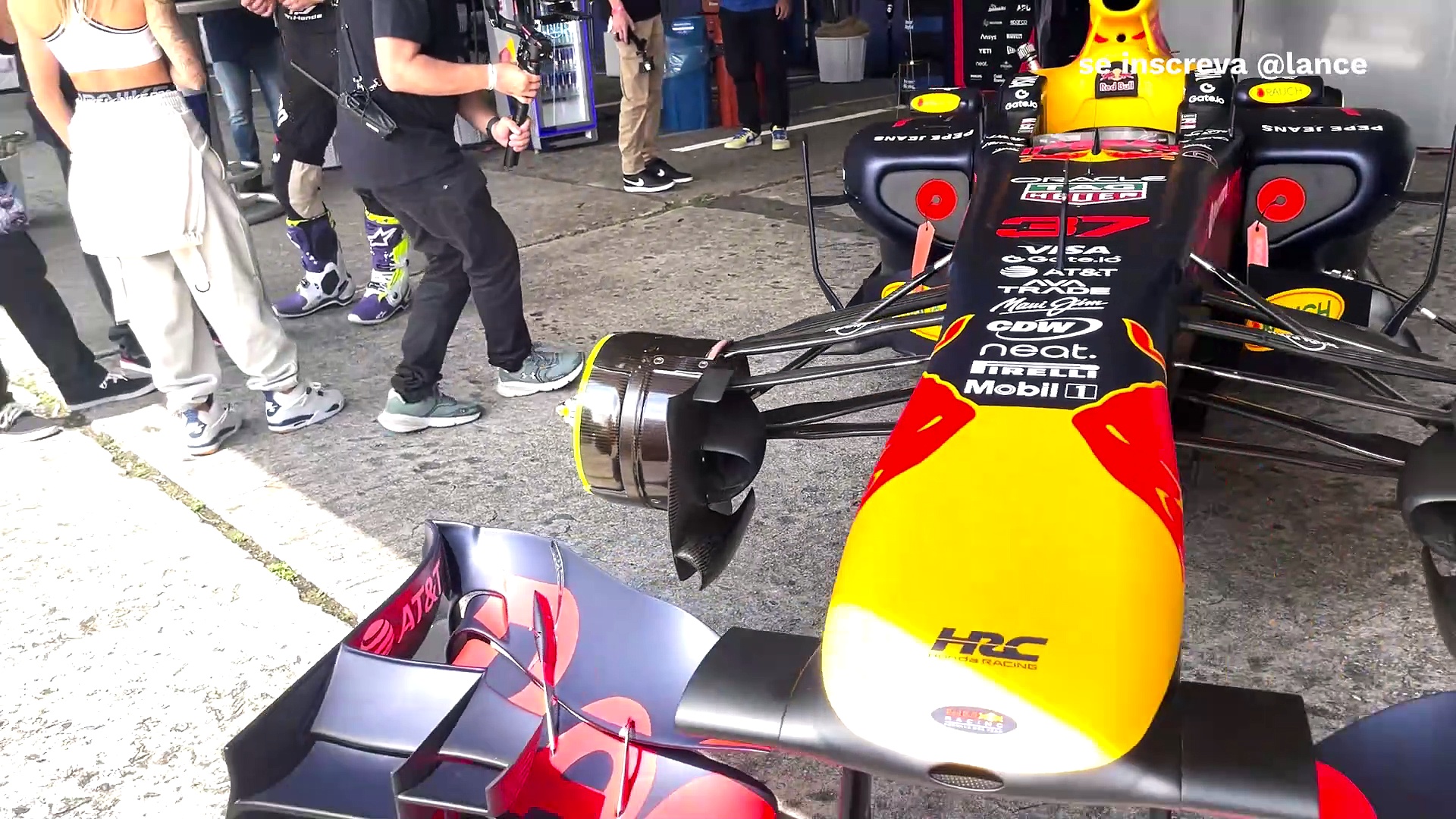 Veja o RB7, carro histórico pilotado por Sebastián Vettel