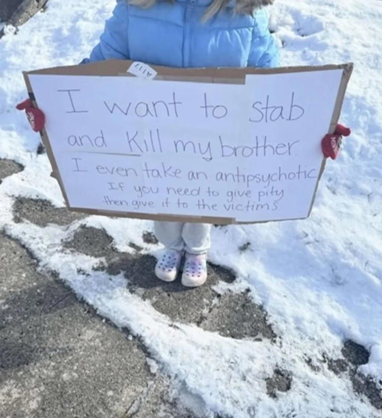 Indiana cop allegedly forced daughter to hold ‘I want to stab and Kill ...