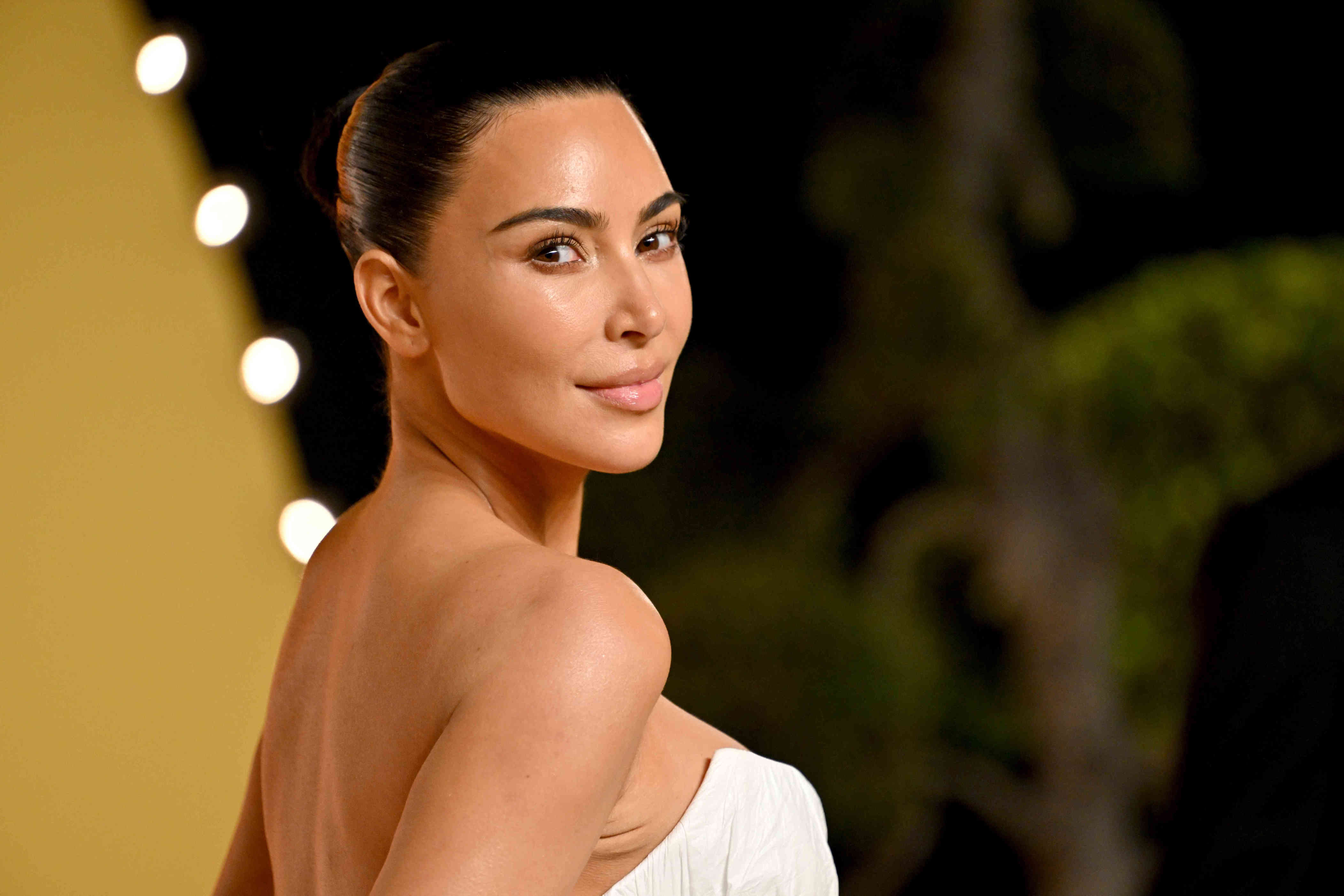 Kim Kardashian Paired Her No-Makeup Makeup Look With a Bridal Gown at ...