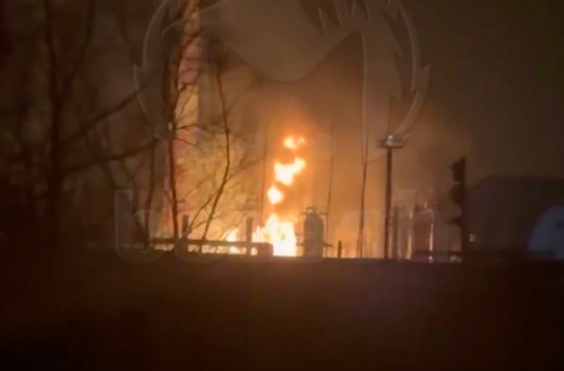 Ukraine 'blows up major Russian oil refinery' on day Zelensky arrives ...