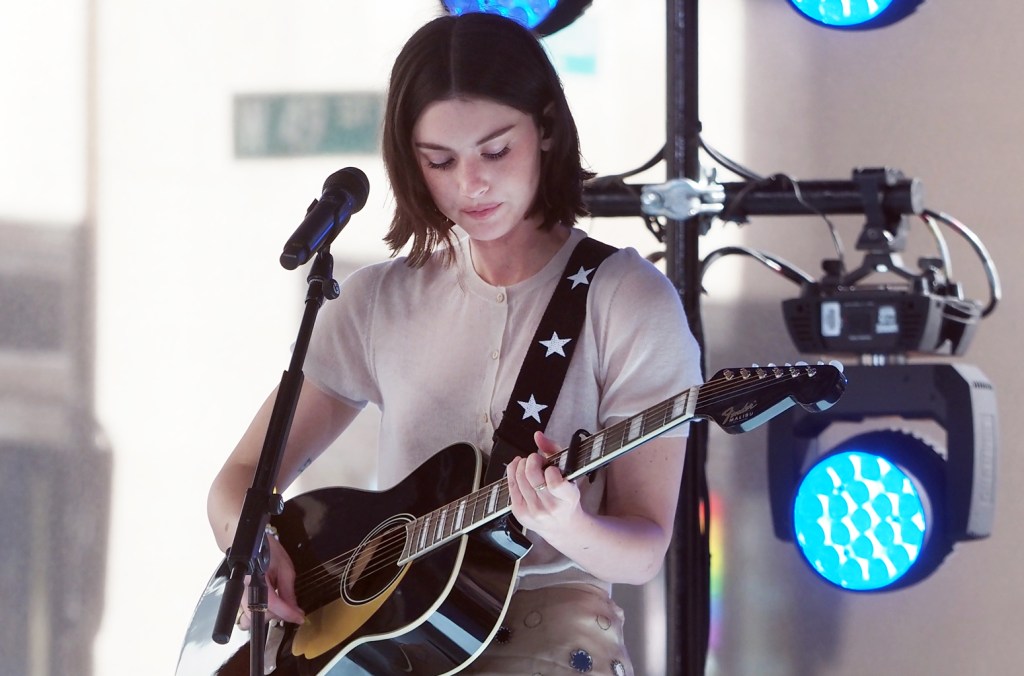 Gracie Abrams Honors Late Fan Who Died Before Dublin Show: ‘She's ...