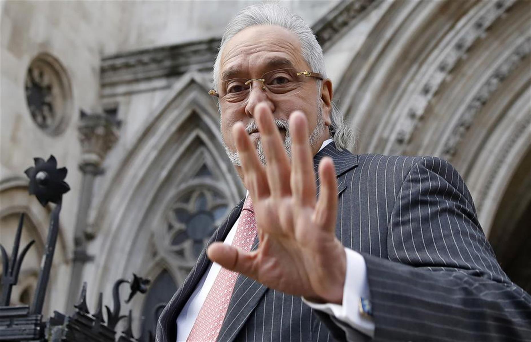 Meet 10 billionaires who went from riches to rags