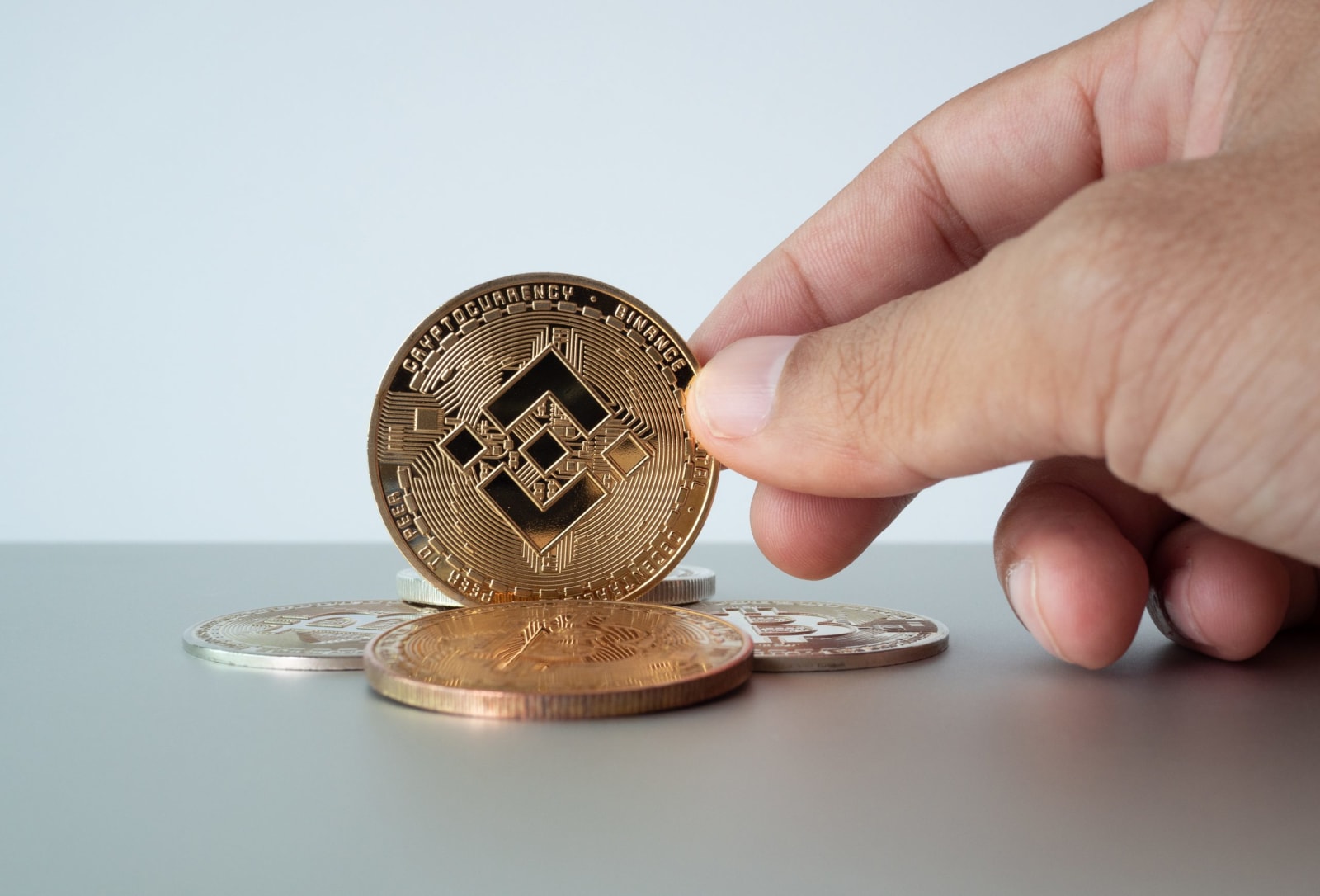 Binance to delist Tether and other non-MiCA compliant stablecoins in ...