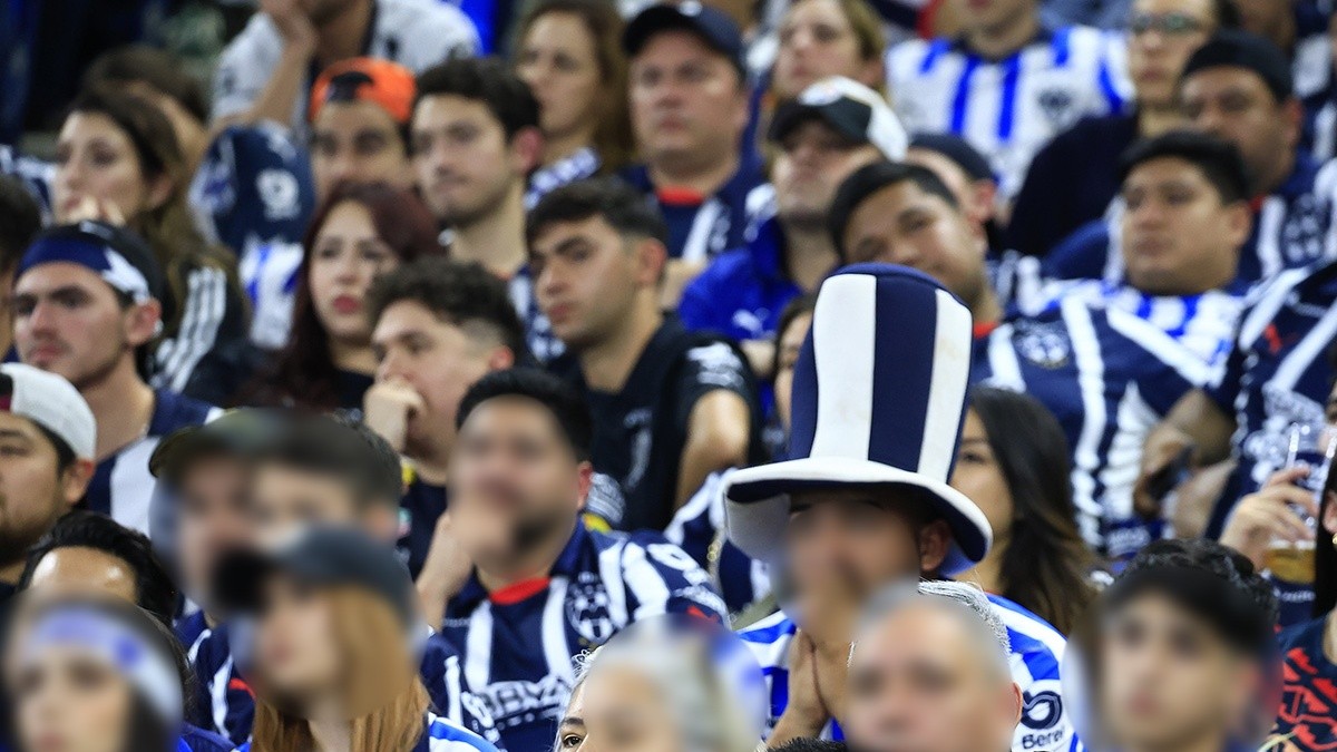 Monterrey Fans Cause Ruckus During Match Against Santos Laguna