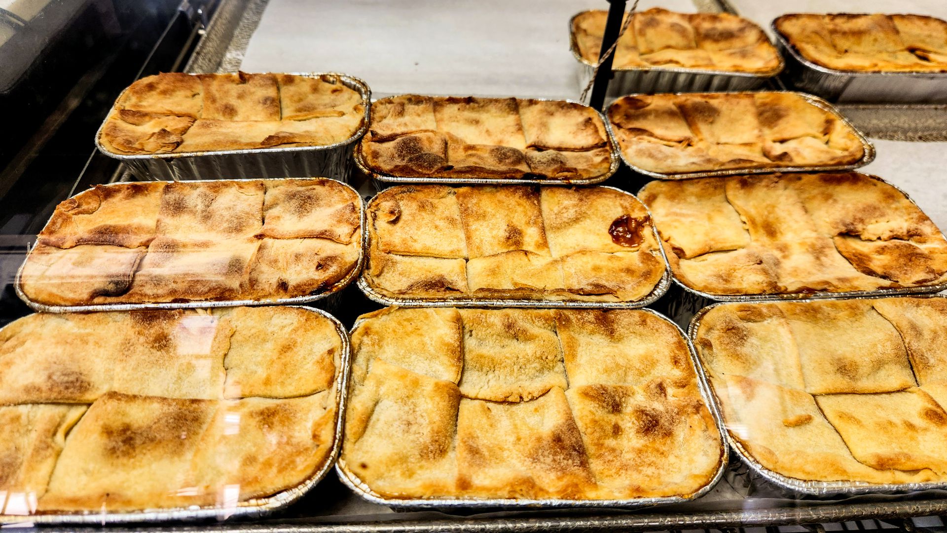 This Tiny, Family-Owned Bakery Makes the Best Homemade Cobbler in Pasadena
