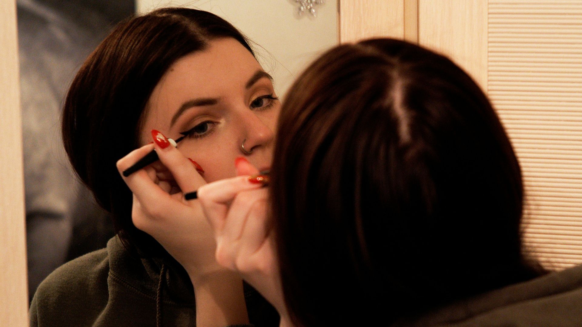 20 Makeup Struggles All Women Can Relate To