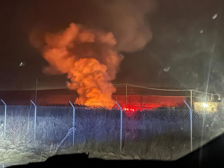 Multiple units, 150,000 gallons of water to contain Prairie View fire ...