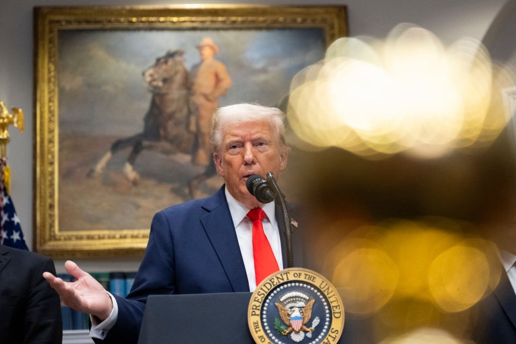 Trump Says Tariffs on Mexican and Canadian Imports to Start Tuesday