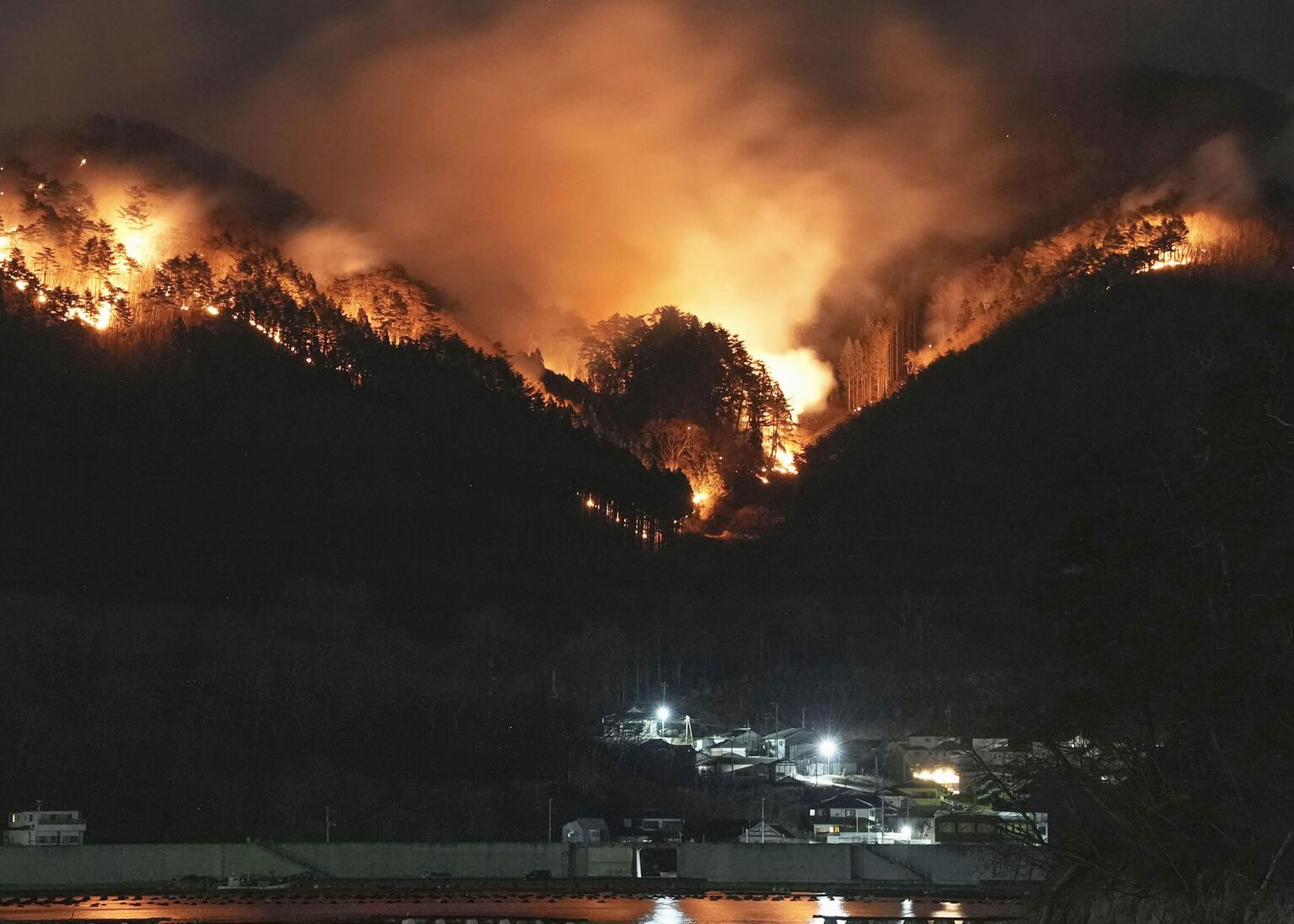 More than 1,200 evacuated as Japan forest fire continues to burn
