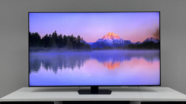 I test TVs for a living, and these 4 TVs are the best for bright rooms ...