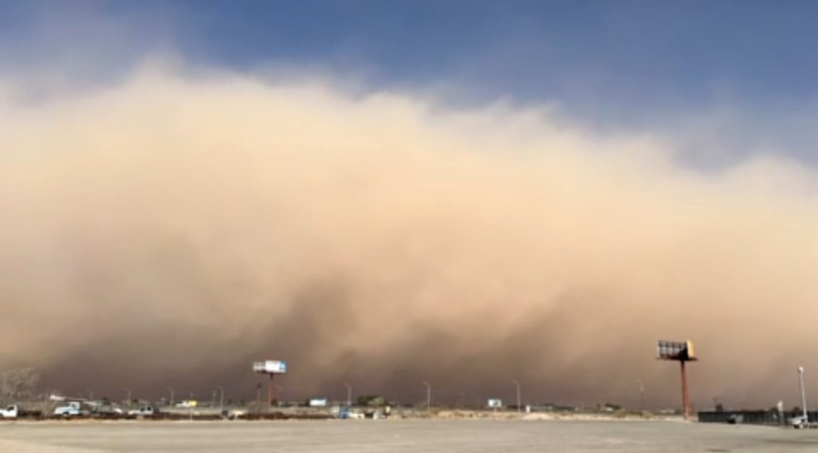 VIDEO: Haboob blows through Deming, major road closures in place