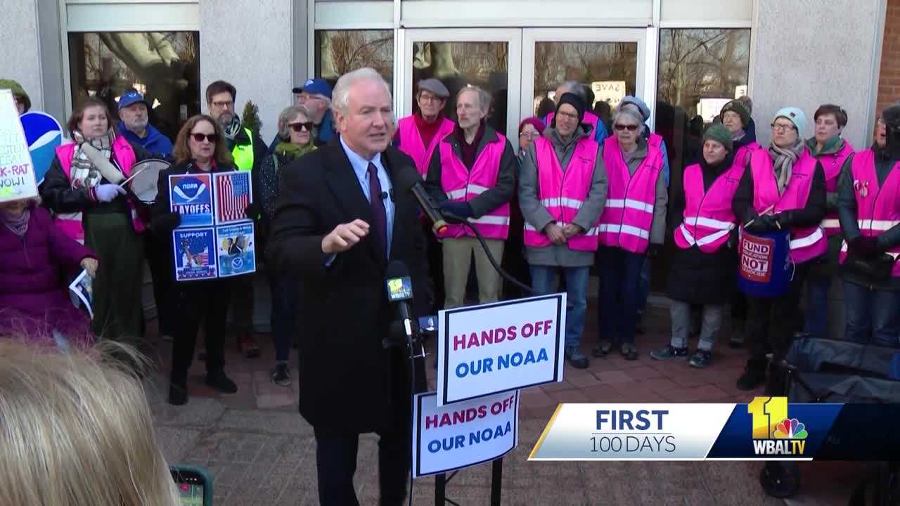 Silver Spring rally focuses on layoffs at NOAA