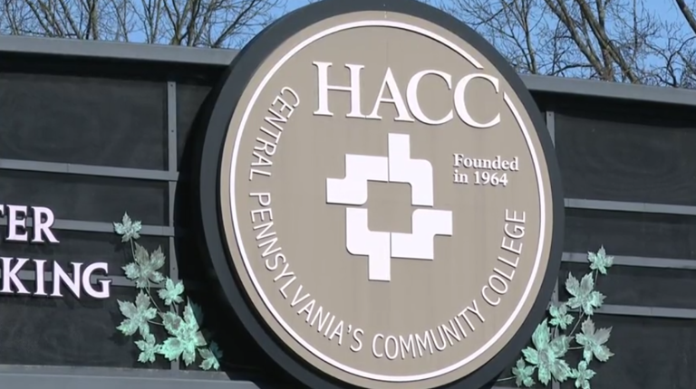 HACC, Harrisburg University sign reverse transfer articulation agreement