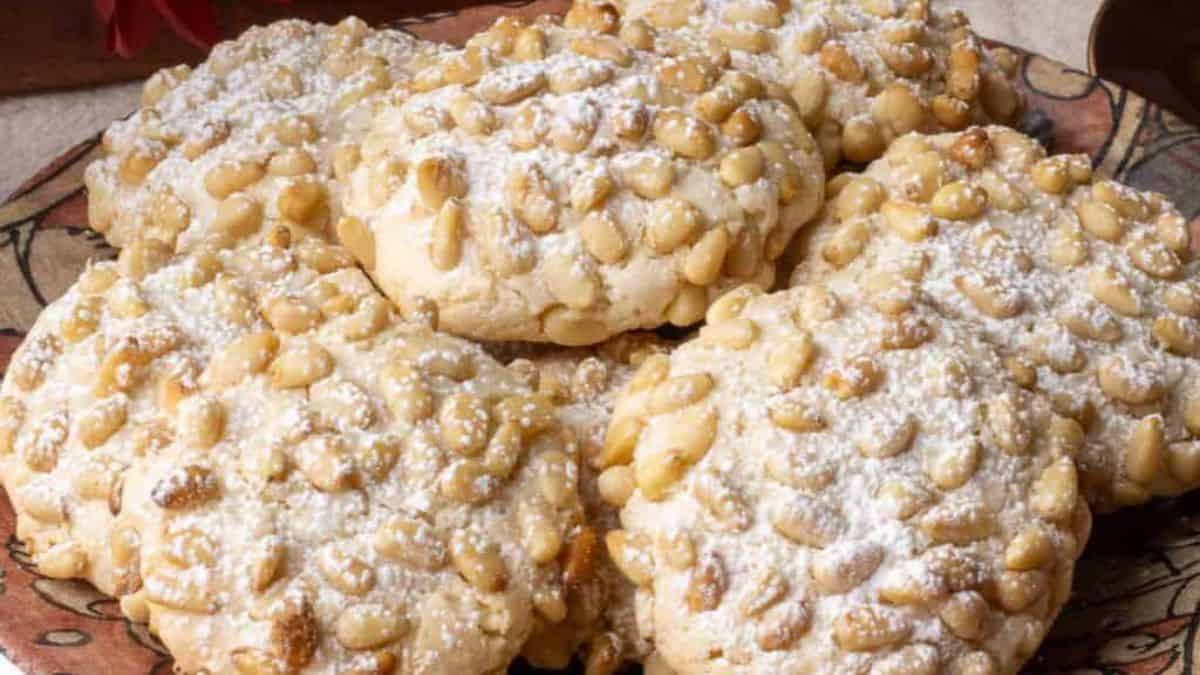 25 Cookie Recipes With Five Ingredients Or Less That Are Fast And Delicious