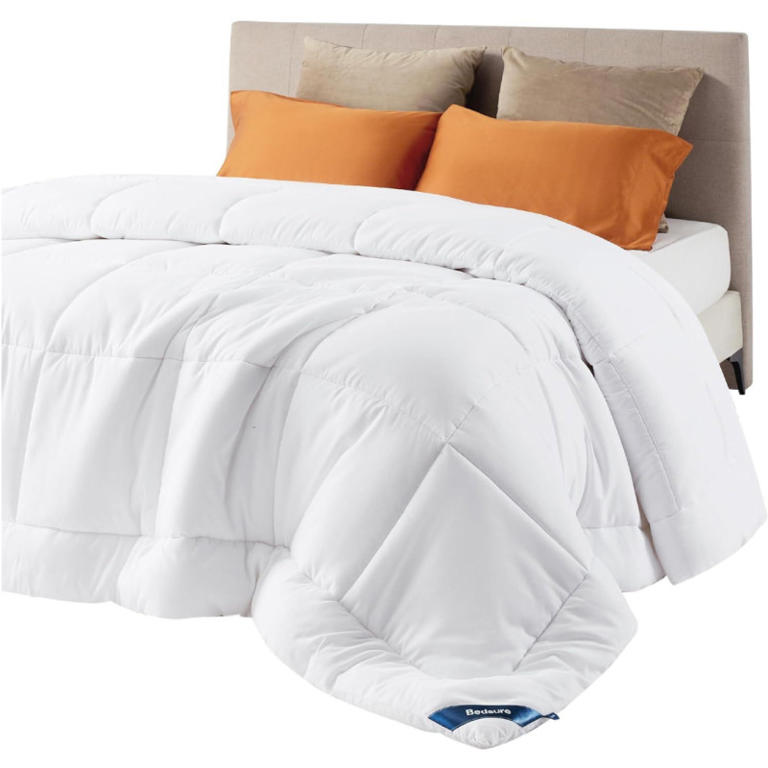 Amazon Has an 'Excellent' $50 Comforter on Sale for Just $24, and It ...
