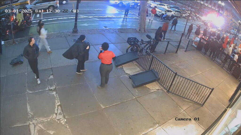 Teen describes scary moment she fled Chick-fil-A during deadly shooting