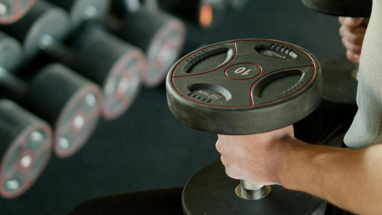 Discover how to get well-defined and attractive pecs