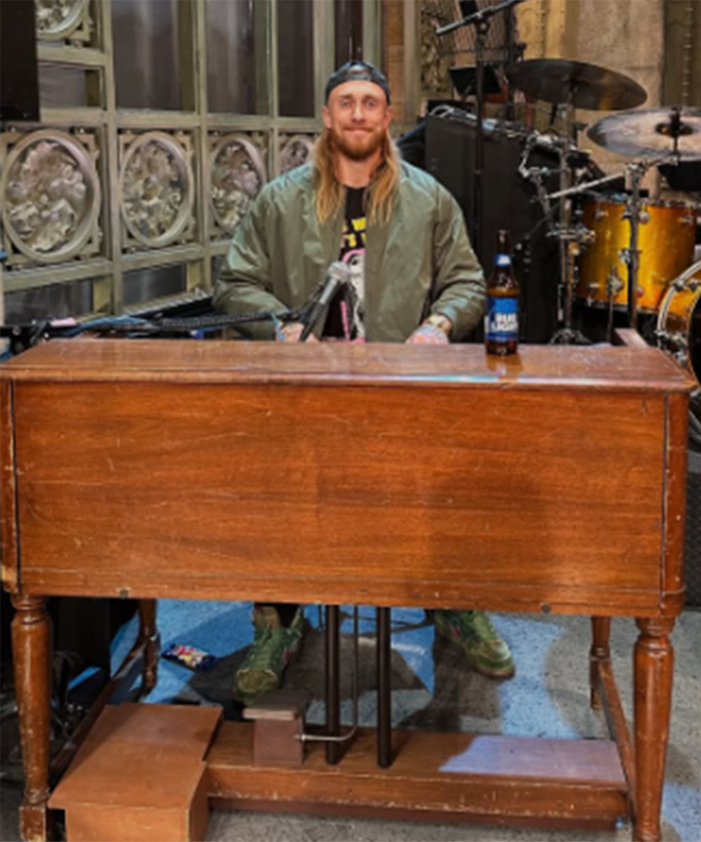 49ers’ Christian McCaffrey, George Kittle attend ‘SNL’ to watch Shane ...