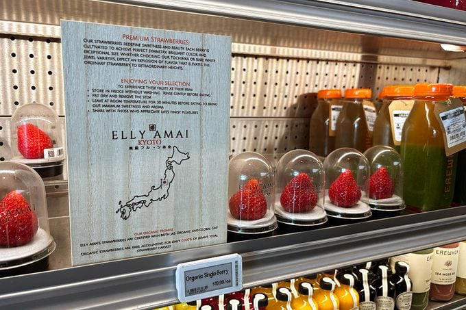 I Tried the $19 Erewhon Strawberry and a Regular Strawberry—Here’s What ...