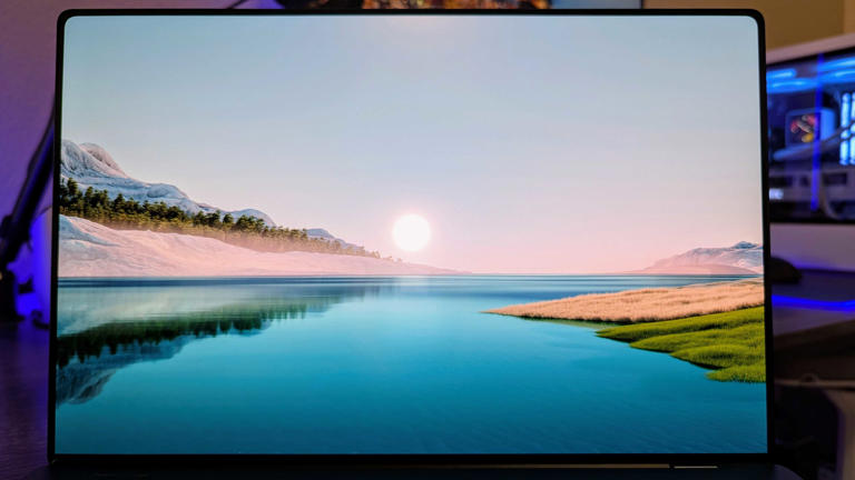 I couldn't take my eyes off this laptop's premium 4K, 120Hz OLED ...