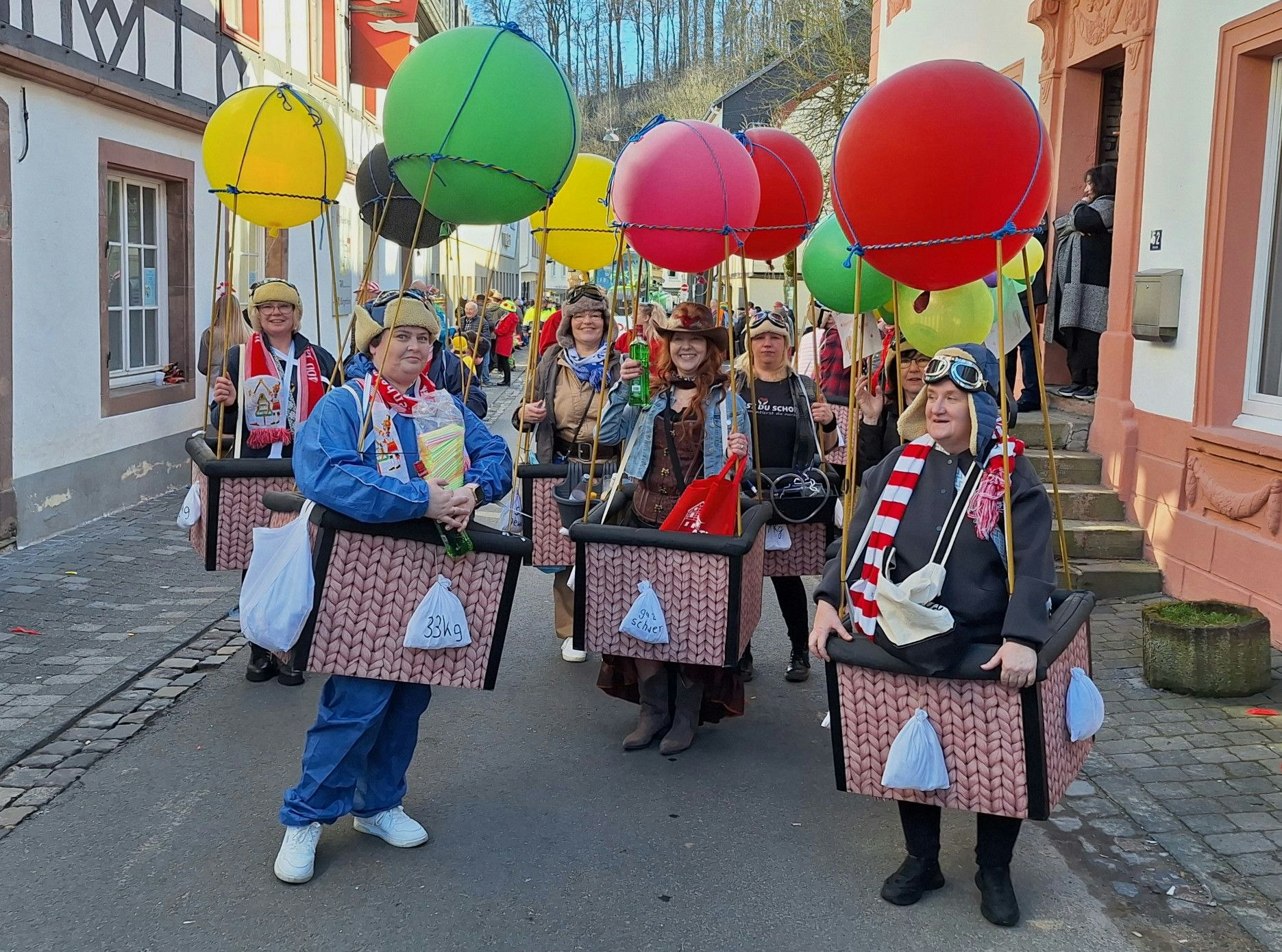 Karneval 2025: Juh-Jah! So feiert die Gemeinde Blankenheim – Karneval ist hier ein Grundrecht