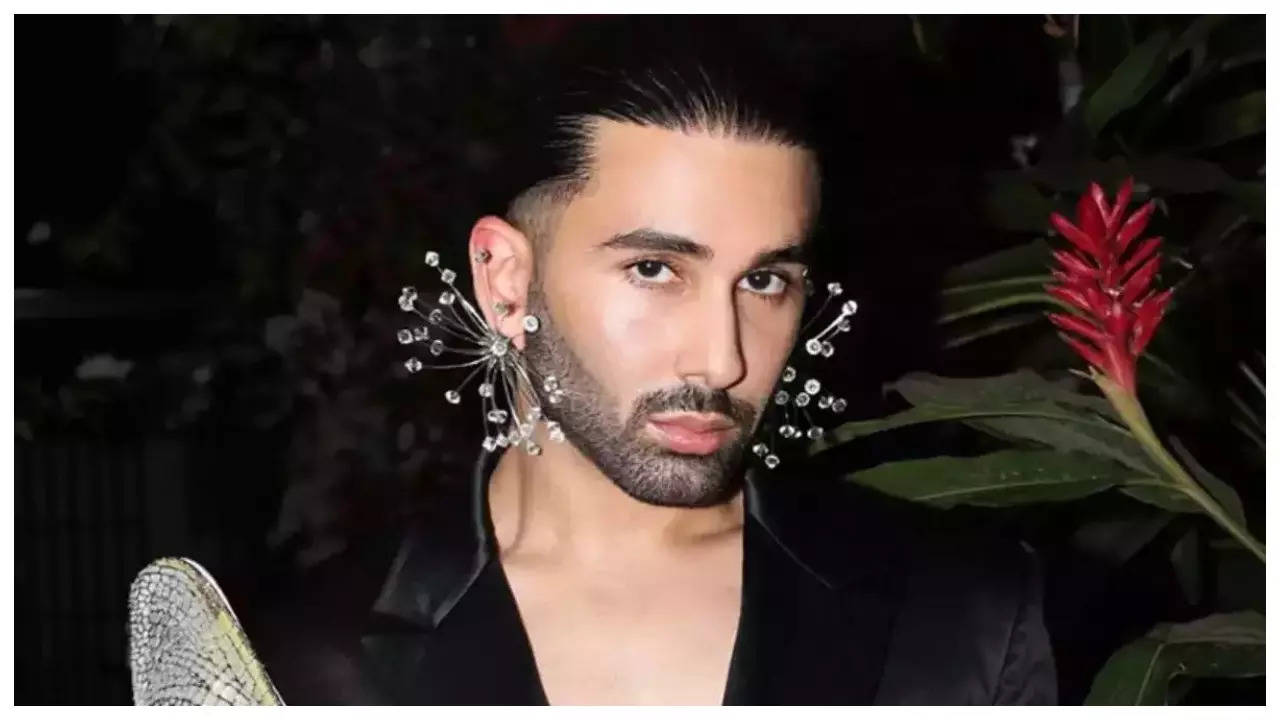 Orry gets trolled for claiming his touch led to a couple's pregnancy ...