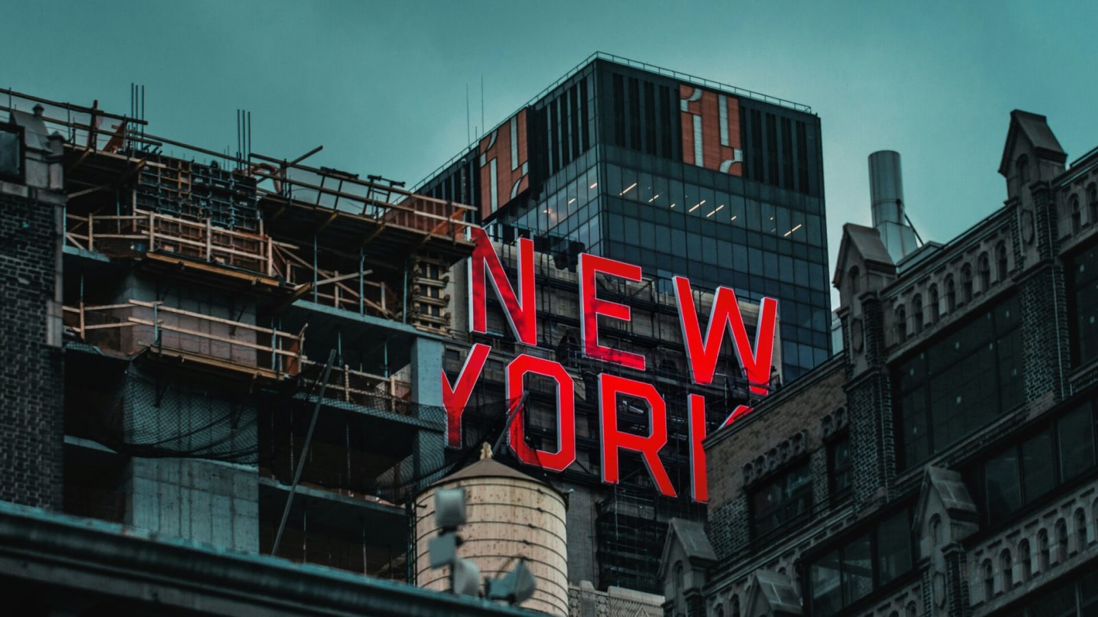 New York watchdog urges state to cap 'runaway' spending