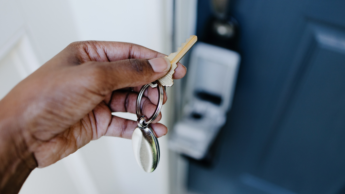 Mom Whose 2 Kids Died While Sleeping In Freezing Van Gifted New Home