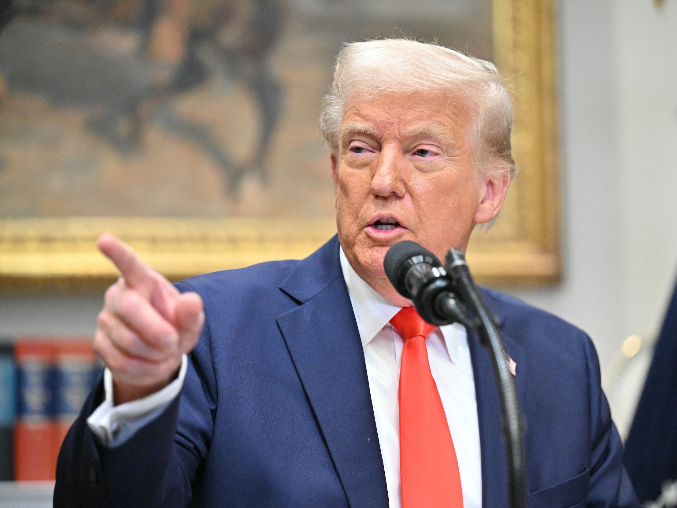 Trump says it's full steam ahead for Canada and Mexico tariffs tomorrow ...