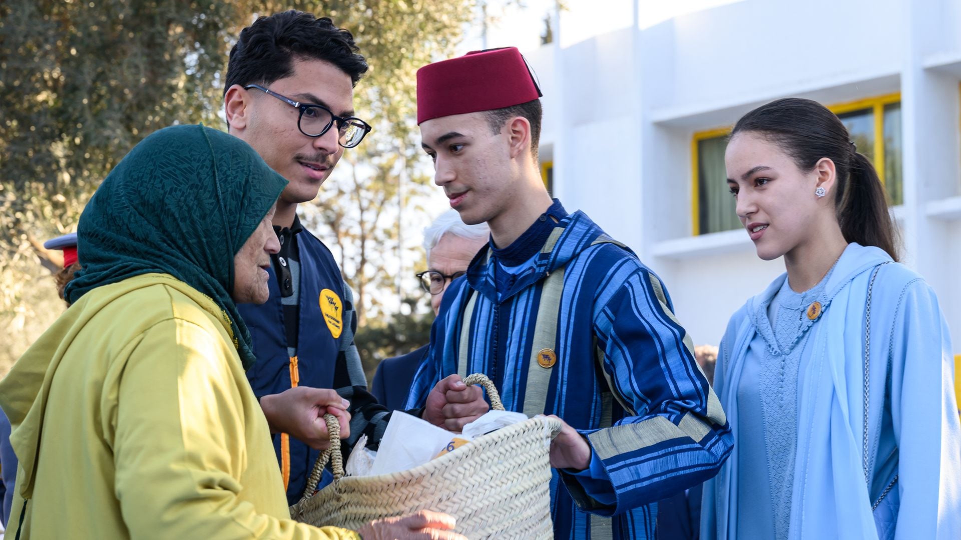 El paso al frente de Lalla Khadija de Marruecos: así ha sido su primer ...