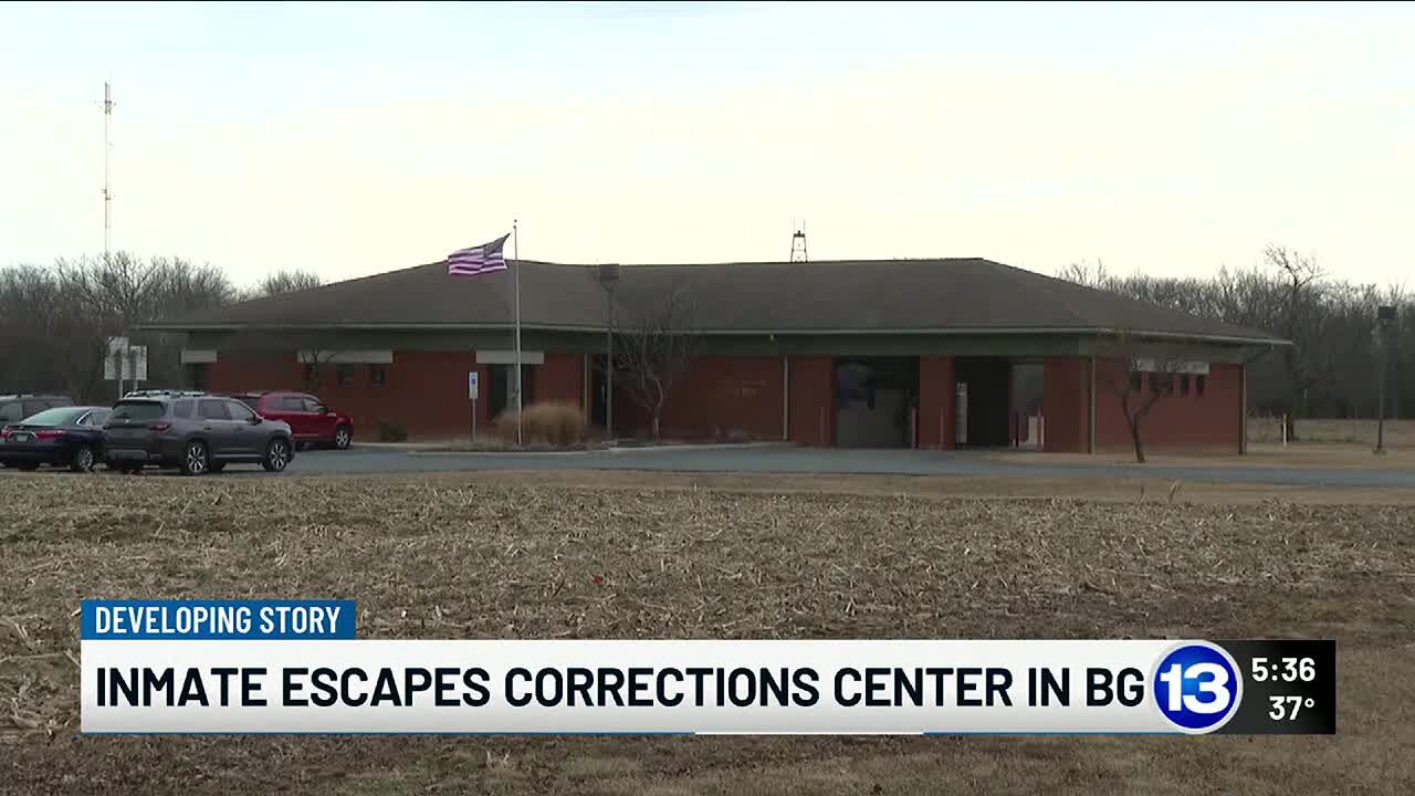 Inmate escapes corrections center in BG