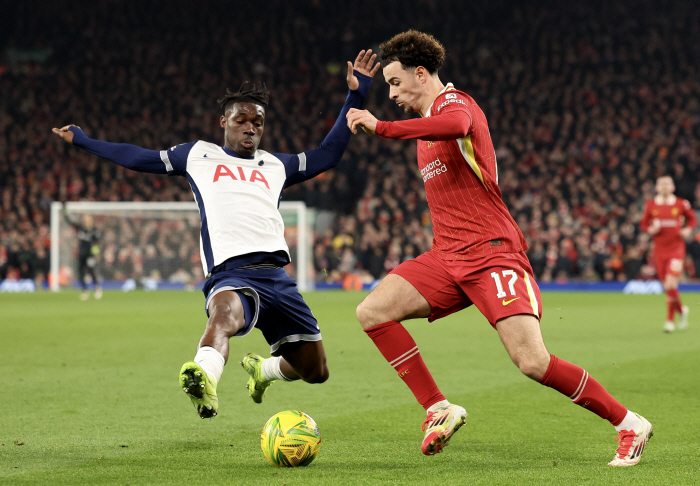 'SON 안녕, 먼저 떠날게' 분노 폭발 대형 사고→EPL 개막전 제외 징계, 토트넘 '2500만 파운드 MF' 매각한다