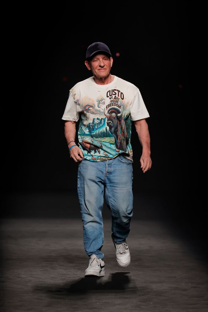 Custo Barcelona celebra 45 años de moda e innovación con su colección ...