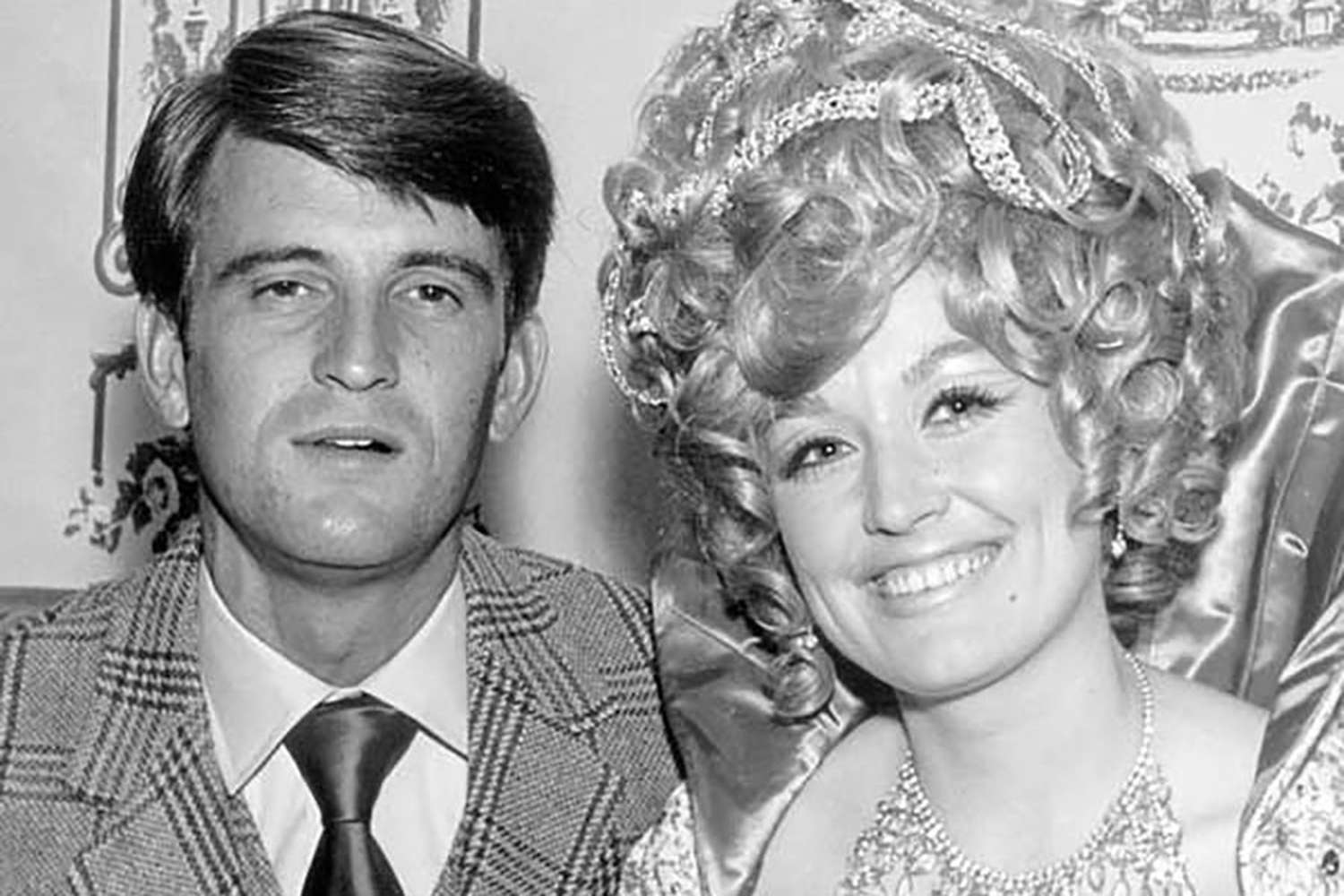 All About Carl Dean, Dolly Parton's Reclusive Husband of Nearly 60 Years